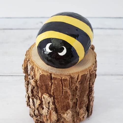 Easy DIY Painted Bumble Bee Rocks Tutorial